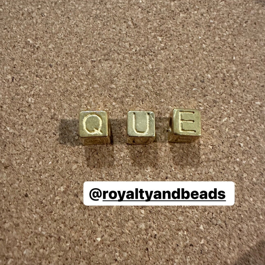 GOLD QUE Letters - Etsy
