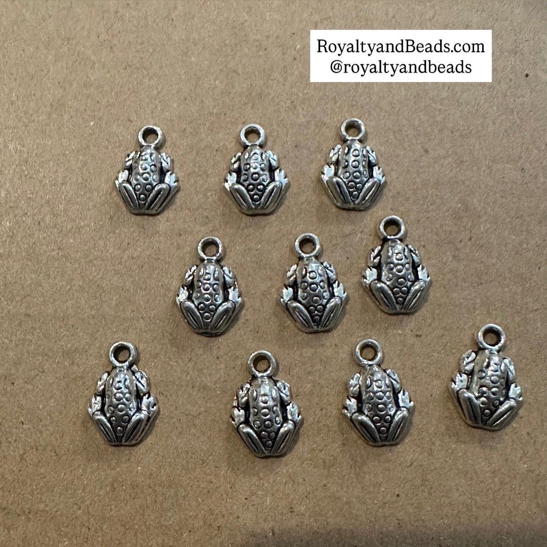 10 Frog Charms - Etsy