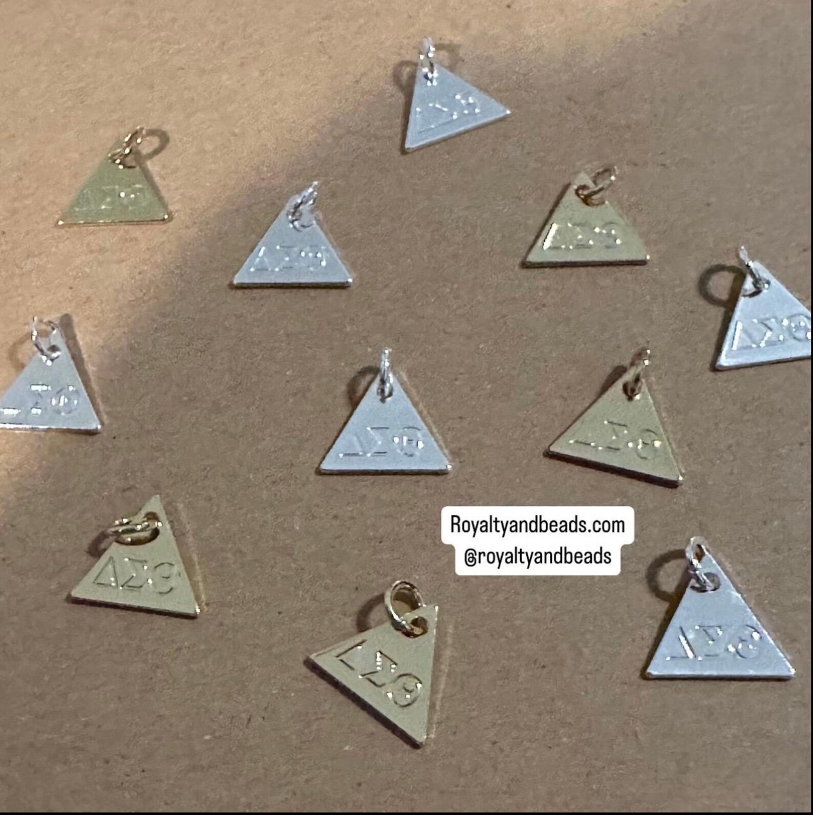 Delta Sigma Theta Pyramid Charm - Etsy