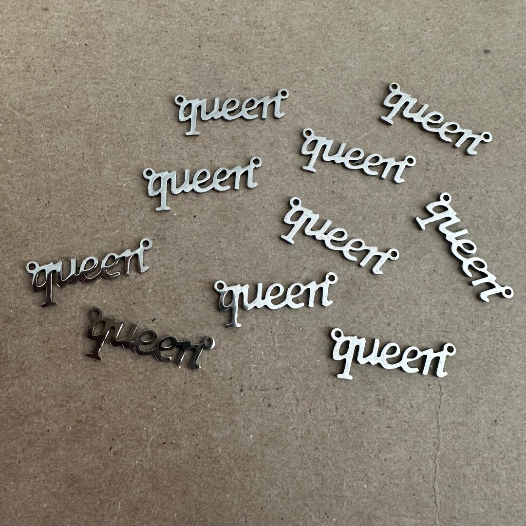 10 Queen Charms - Etsy