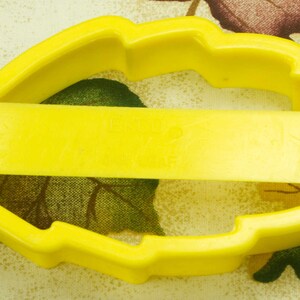 1994 Yellow Plastic EKCO Oak Leaf Cookie Cutter - Etsy