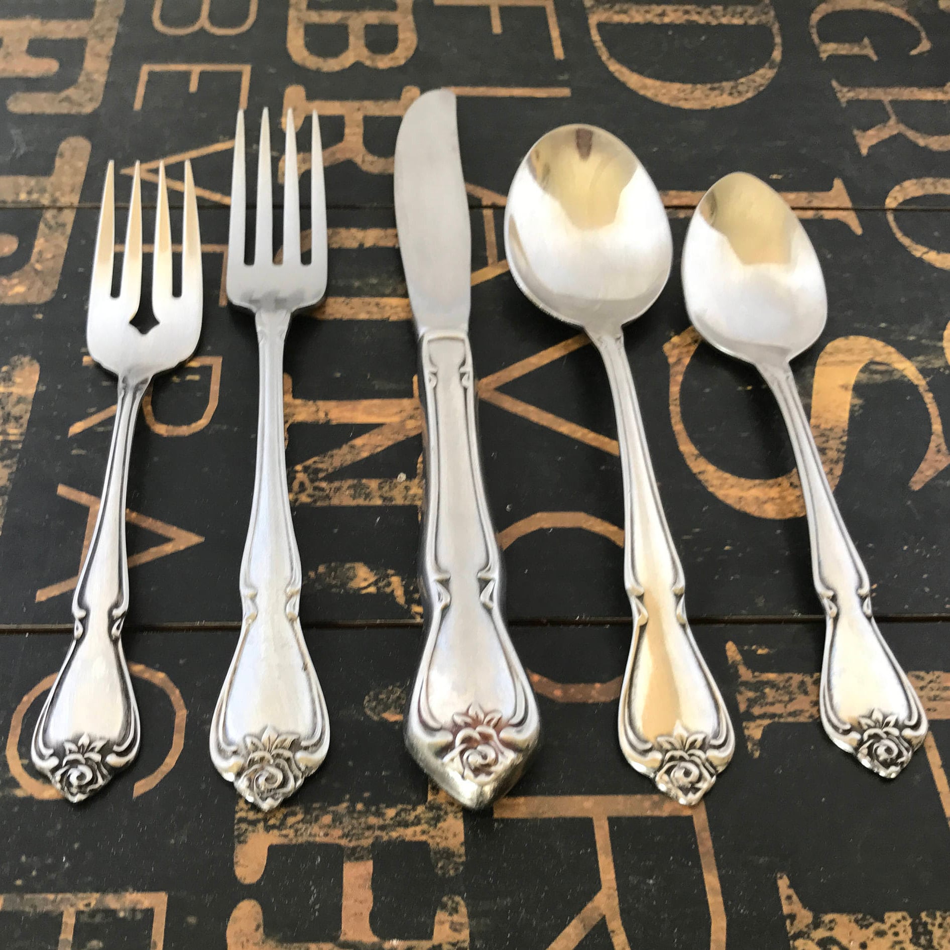 Rogers 1881 Oneida Silverware for sale | Only 4 left at -60%