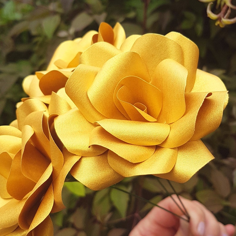 6 x Gold Paper Flowers Handmade Paper Roses Party Decor | Etsy
