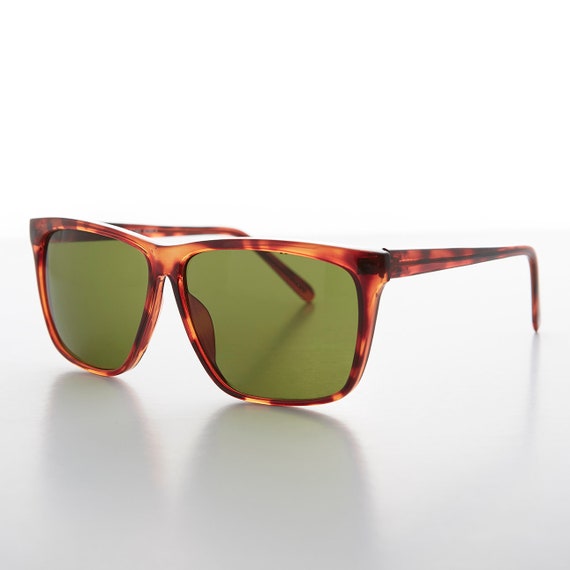 Simple Square Sunglasses with Olive Lenses - Denmark - Gem