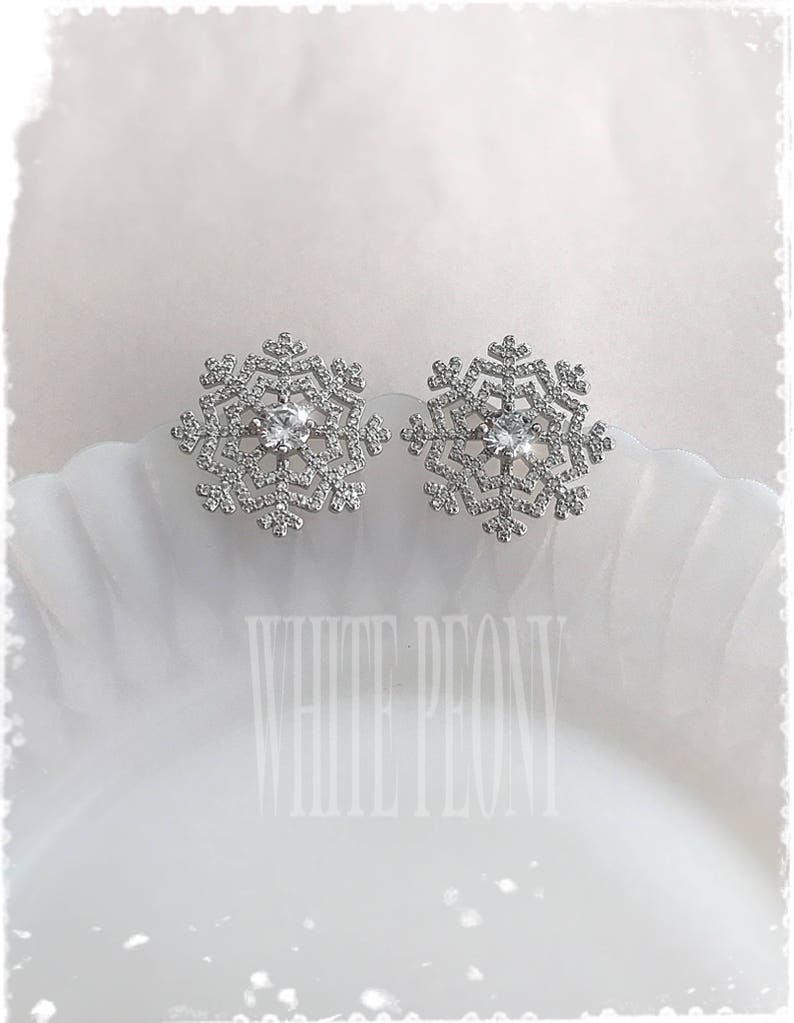 Luxury Art Deco Winter Wedding Crystal Large Snowflake Studs - Etsy