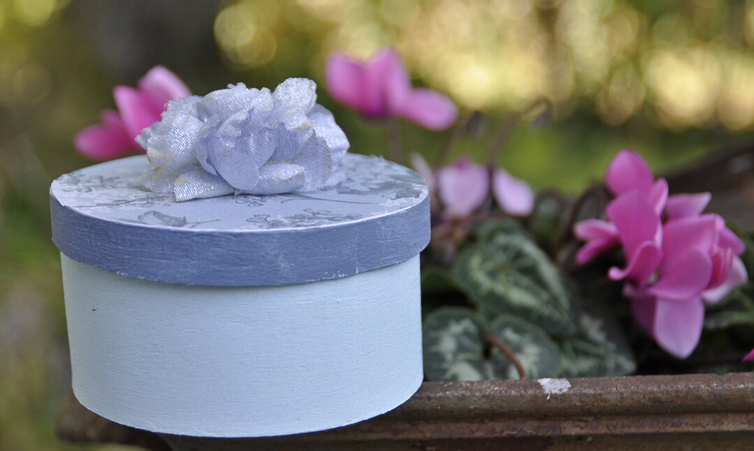 Small Light Blue Round Box - Etsy