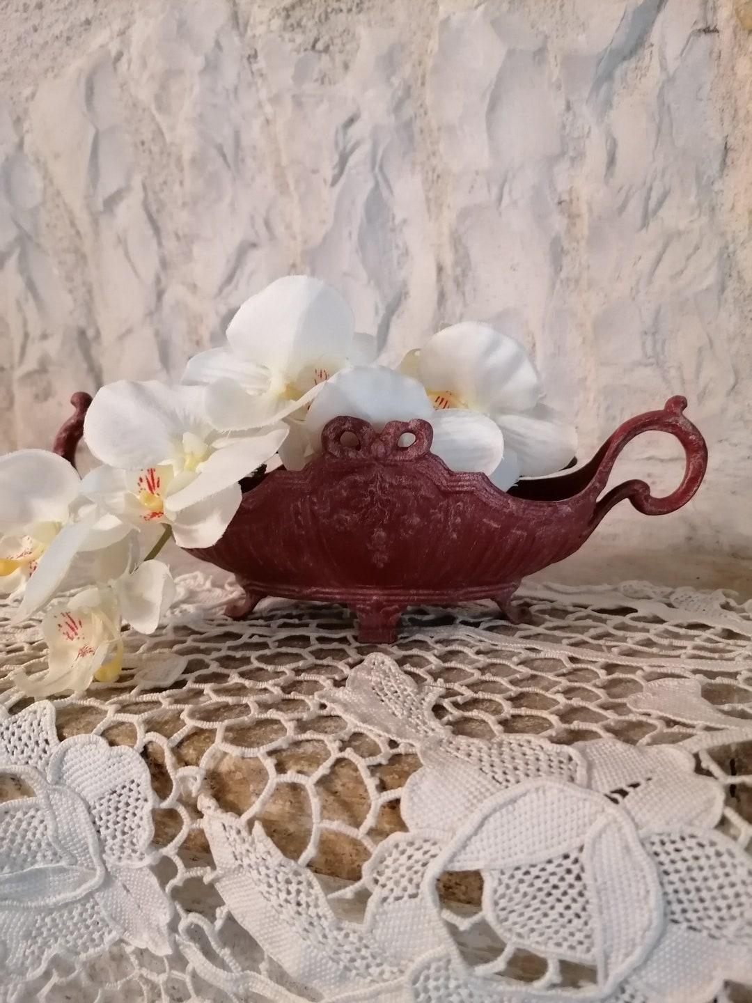 Small Red Planter With White Patina, Chic Country Style, Castle Spirit ...