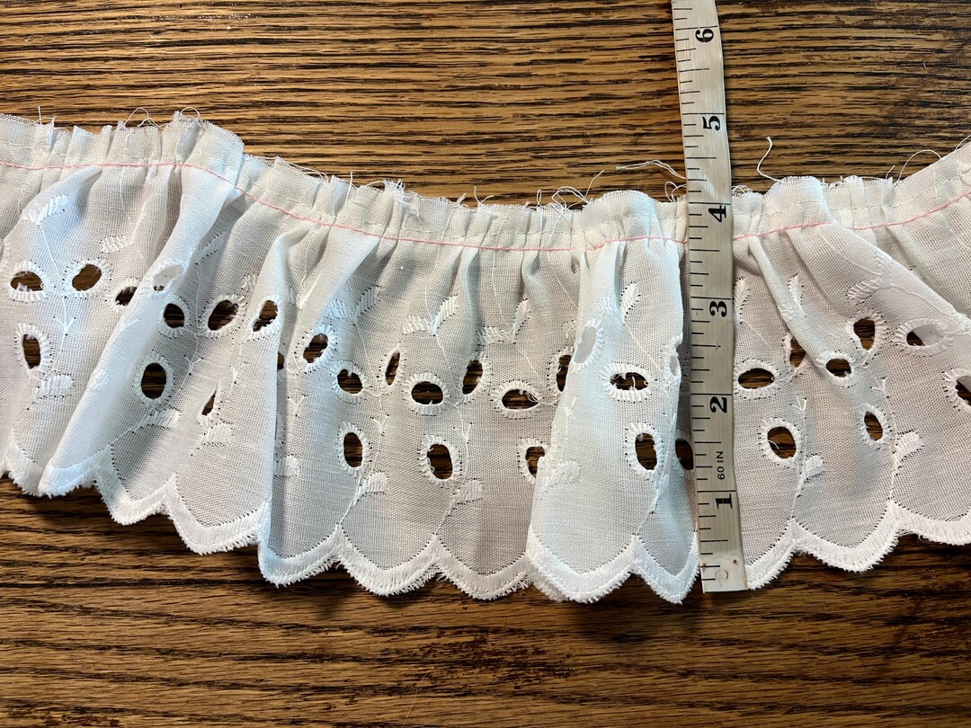 One Yard White Eyelet Ruffle Gathered Trim Lace 1980's Estate Destash ...