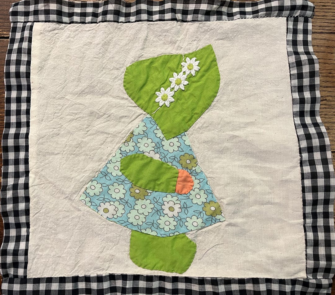 Vintage Applique Sunbonnet Sue Handsewn Quilt B9ock Right Hook Rural ...