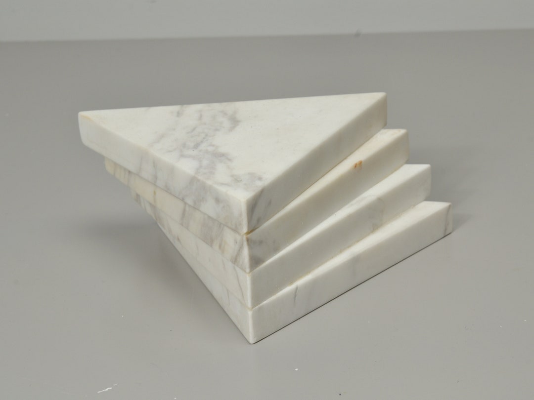 Triangle White Base, Sculptures Base, Sculptures Display, Calacatta ...