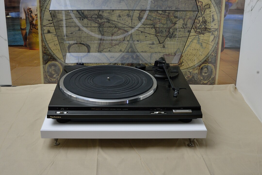 Pure White 18x16x1.125 Turntable Stand, White Caesarstone Turntable ...