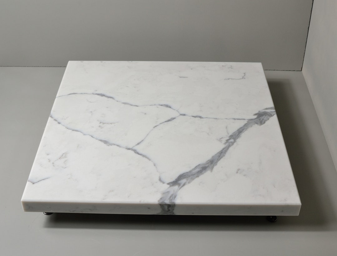 Calacatta Laza Quartz Turntable Stand: White Caesarstone Turntable Base ...