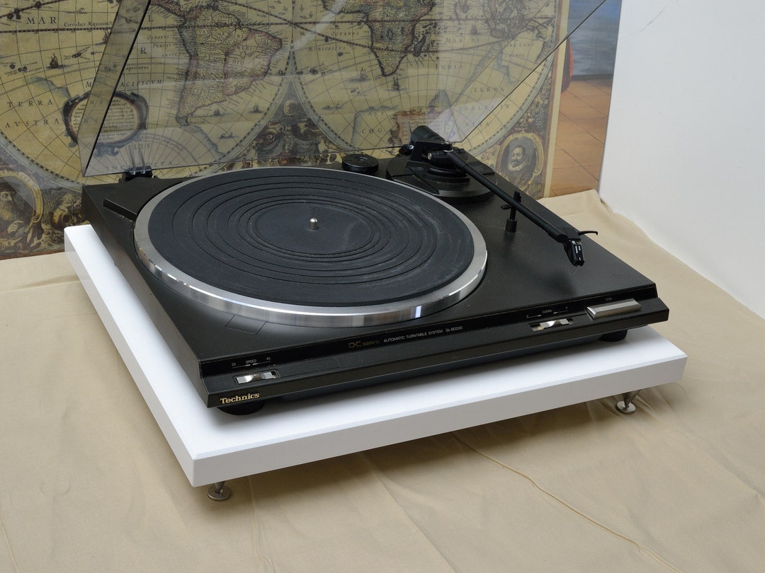 Pure White Turntable Stand, White Caesarstone Turntable Stand ...