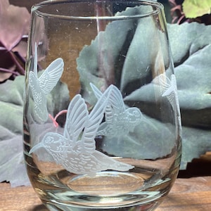 Hummingbird Stemless Wine Glass Personalize Hummingbirds Glass Custom ...