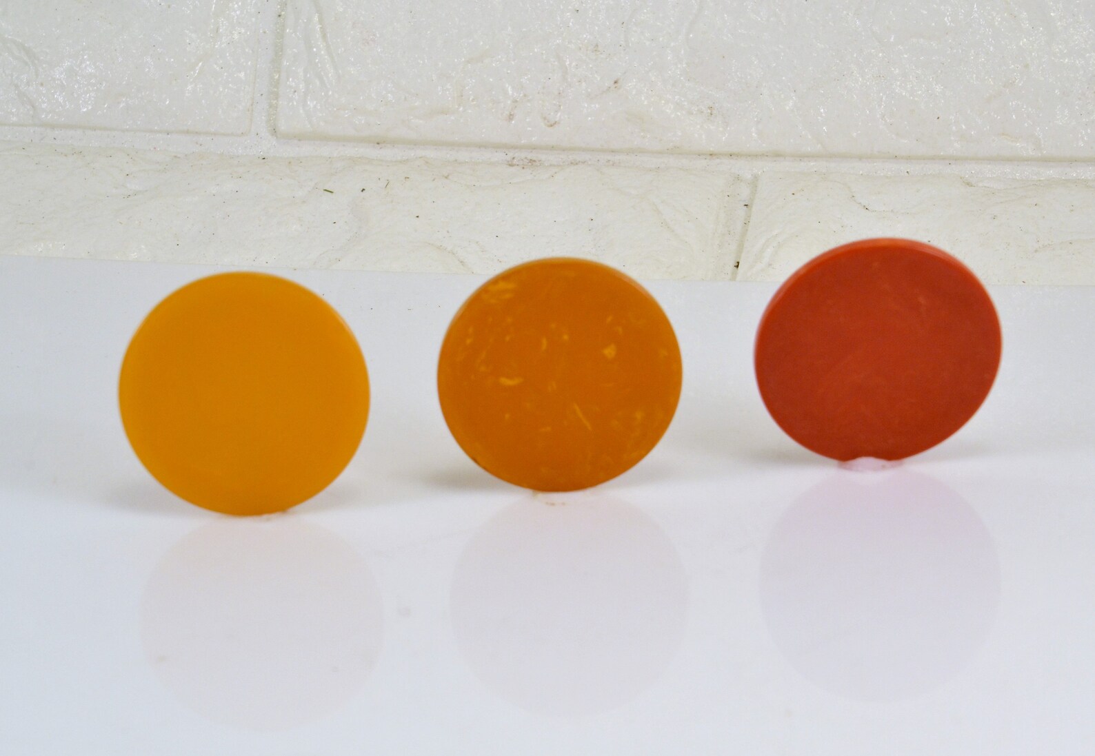 Bakelite Catalin Poker Chips 3 Color Choices RED Light Marbled - Etsy