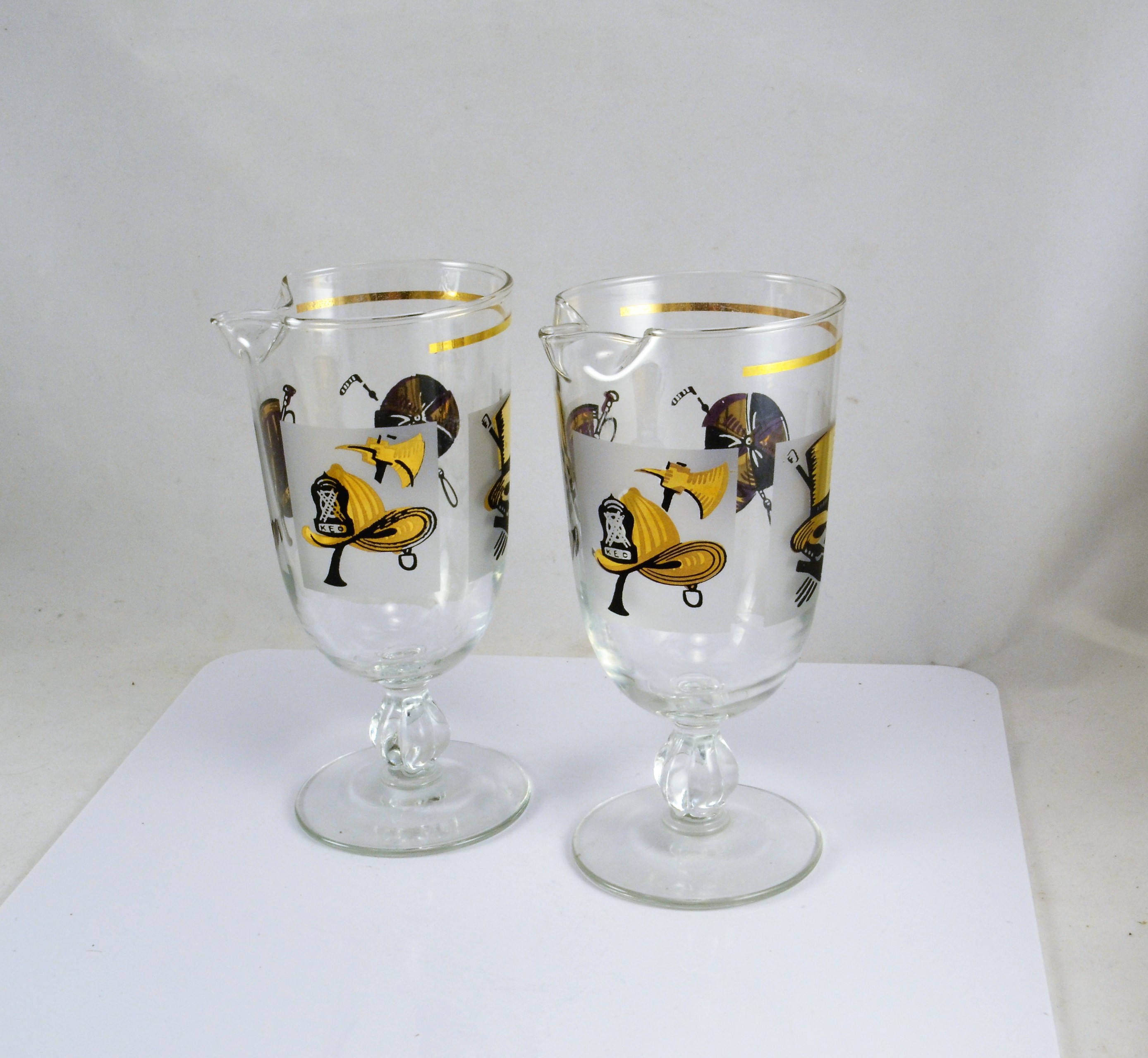 Cocktail Martini Pitchers Set of 2 Libbey Top Hat Footed - Etsy