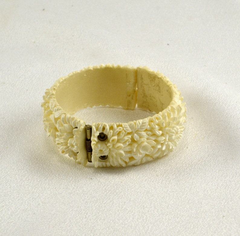 Clamper Bracelet - White Wedding Cake Celluloid - 1950's Vintage ...