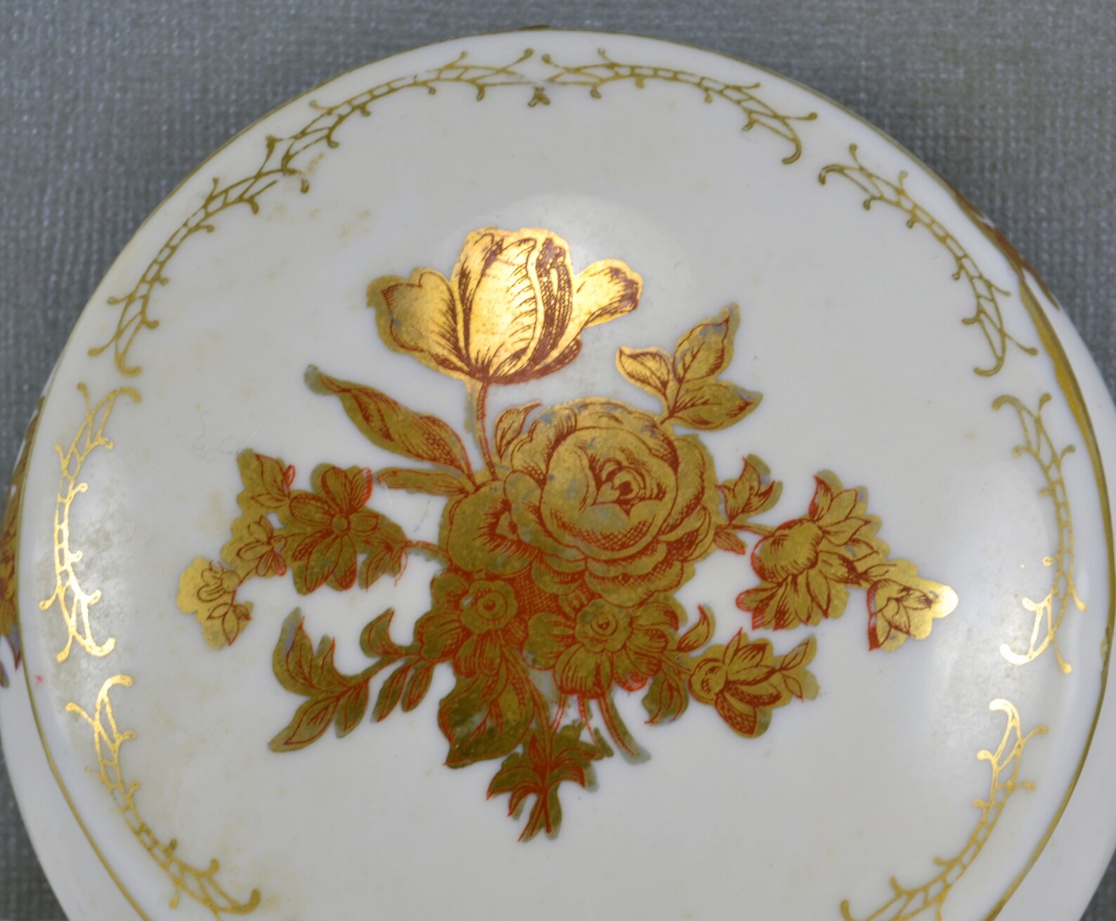 Hinged Trinket Jewelry Box Round Porcelain Gold Rose W/ Red Accent ...