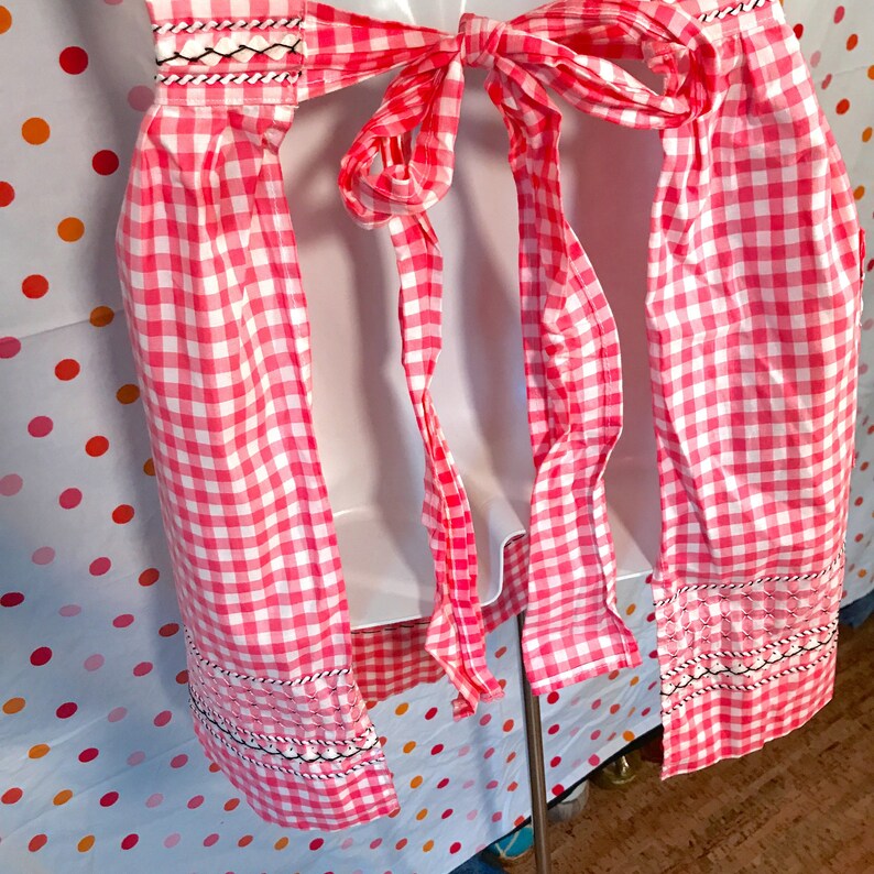 PINK White Gingham Plaid Check Apron With Embroidery Vintage - Etsy
