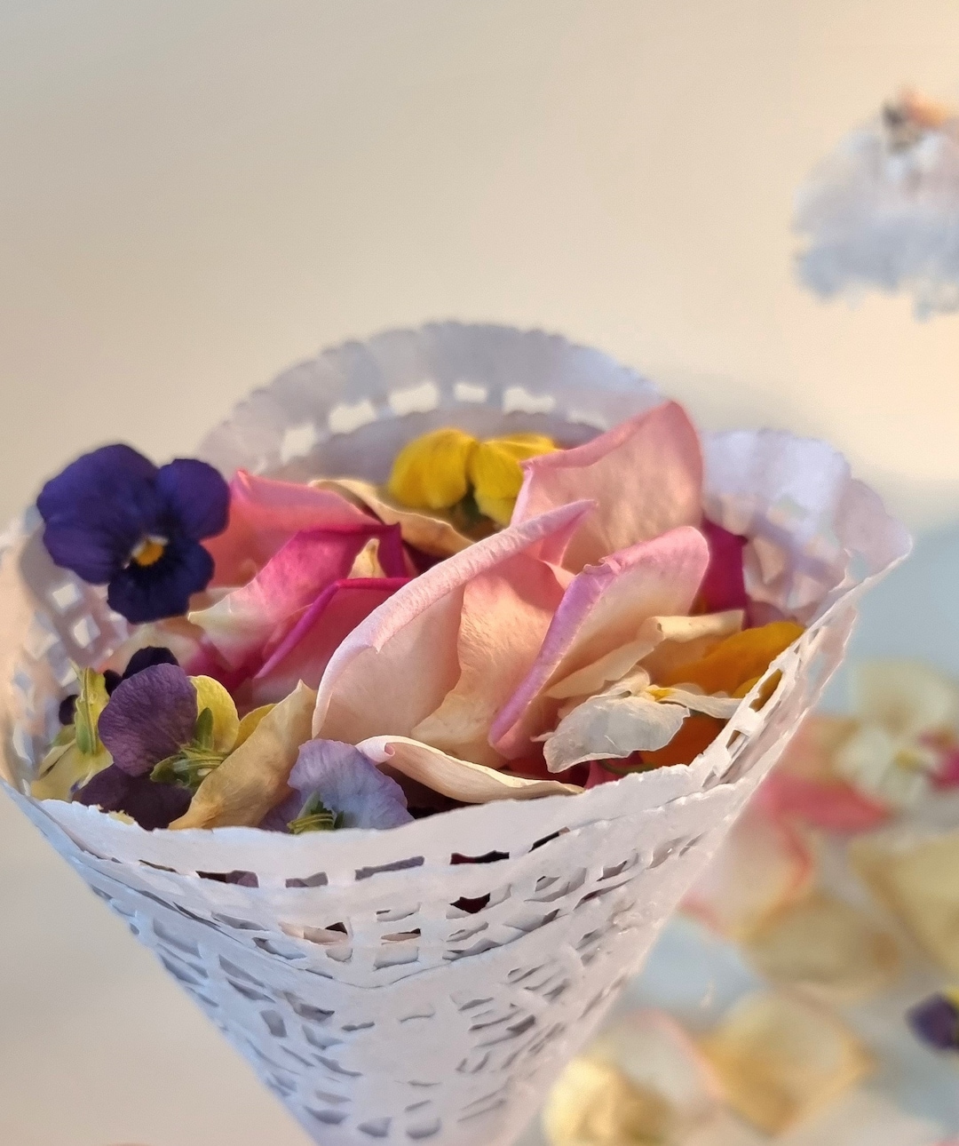 Freeze-dried Rose Petal & Pansy Confetti: Biodegradable Wedding Toss ...
