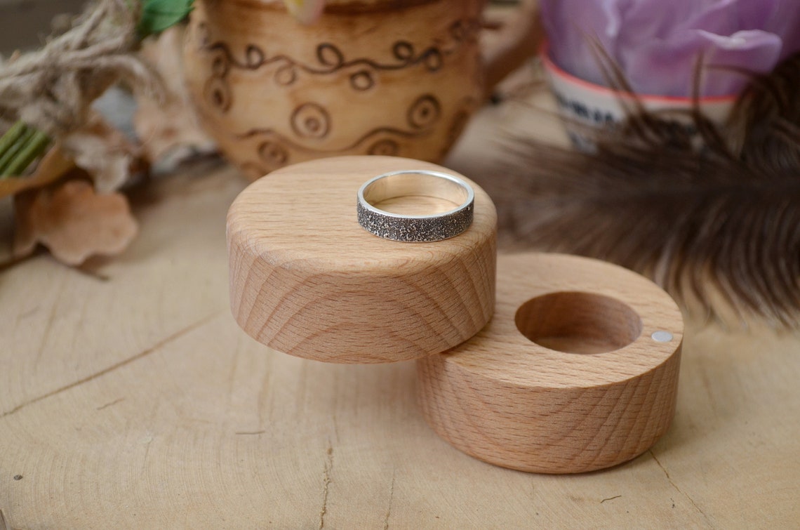 Wooden Round Ring Holder Engagement Ring Bearer Box Rustic - Etsy