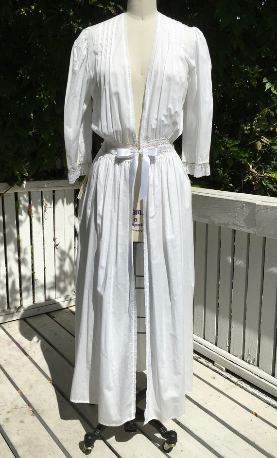 1980's Vintage Victorian Peignoir Robe #14 in small/m… - Gem