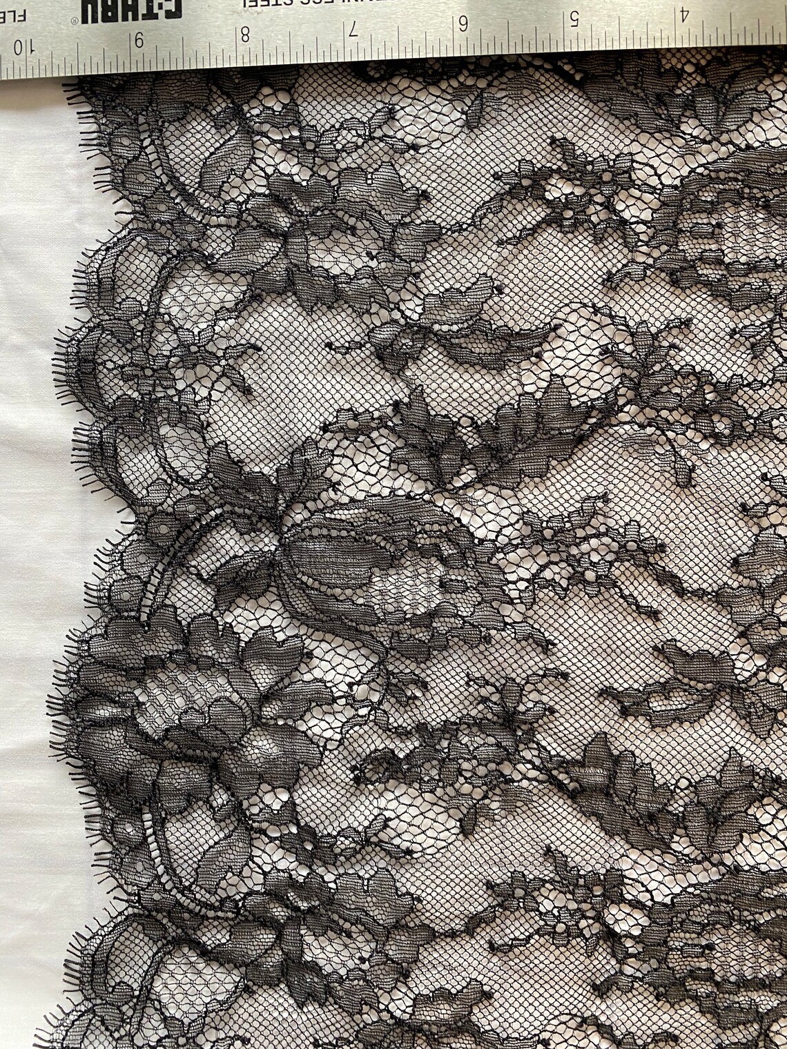 French Stretch Leavers Lace, With Eyelash Scalloped Edge in Black 10 ...