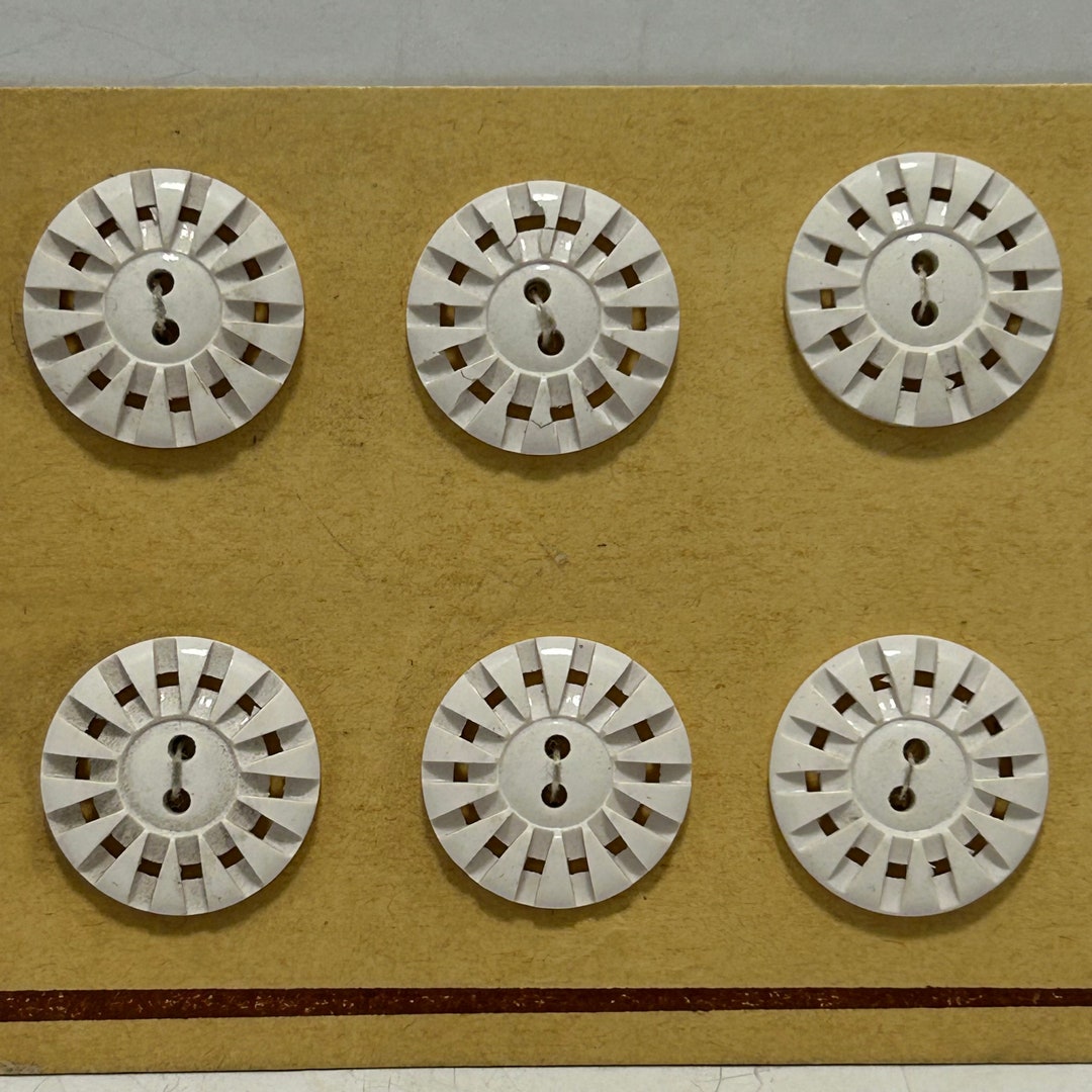 6 White 17mm 1940's Decorative Casein Buttons Original Vintage ...