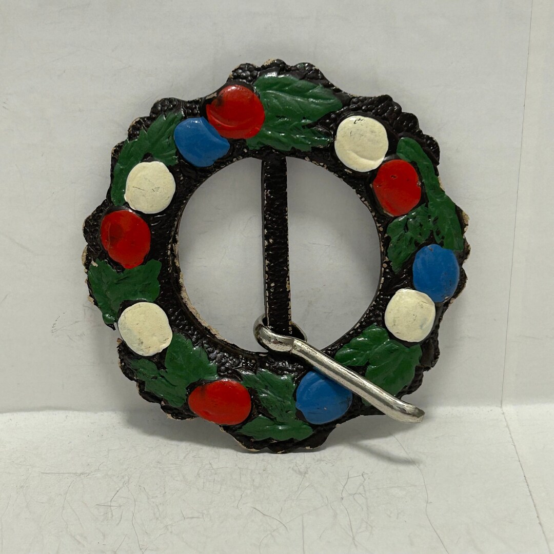 1940s Christmas Wreath Novelty Compressed Cardboard 61mm Buckle Vintage ...