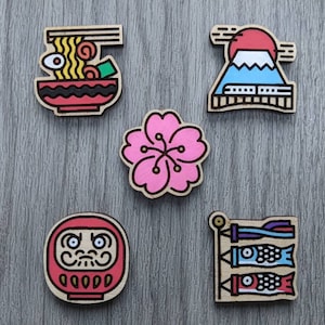 Japanese Style Wood Pin Badges Brooch / Koinobori Pin/ Sakura Pin ...