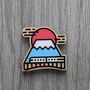 Japanese Style Wood Pin Badges Brooch / Koinobori Pin/ Sakura Pin ...