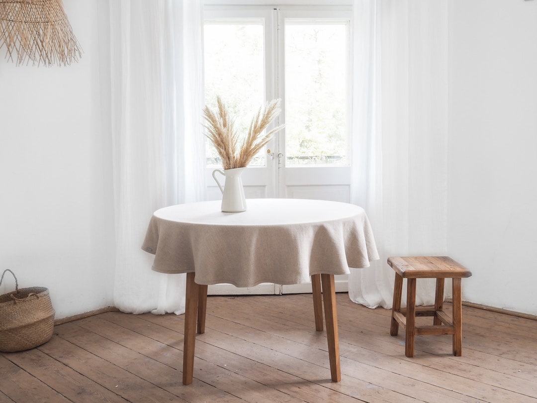Round Linen Tablecloth. Classic Round Linen Tablecloth. Wedding ...