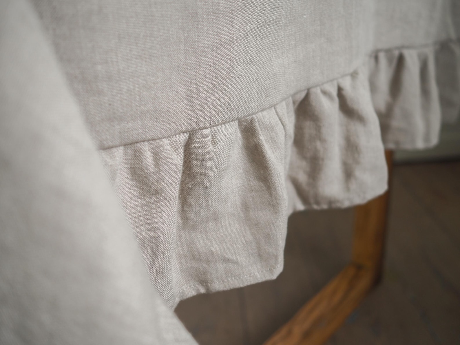 Ruffled Linen Tablecloth. Farmhouse-style Linen Tablecloth - Etsy
