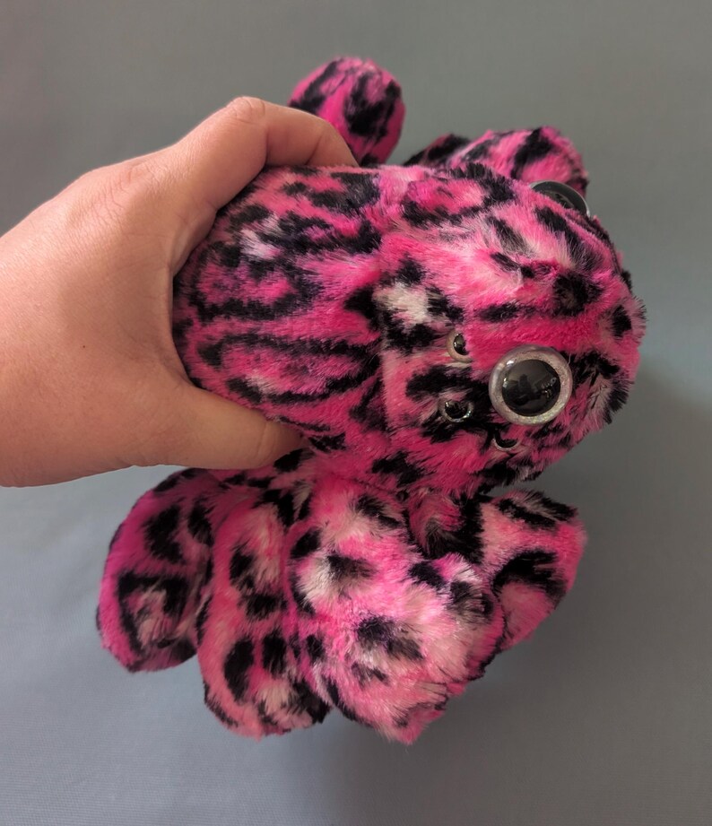 Jinx the Hot Pink Leopard Spider Plush -- Furrmiliars Collection - Etsy