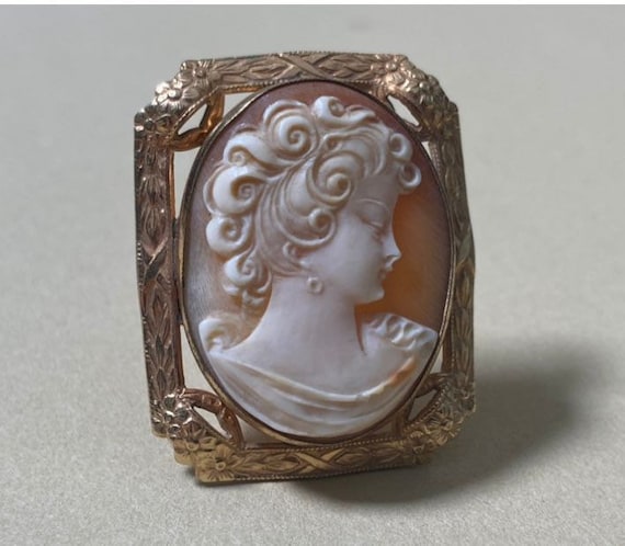 Antique and Vintage Italian Shell Cameo Brooch/Pendan… - Gem