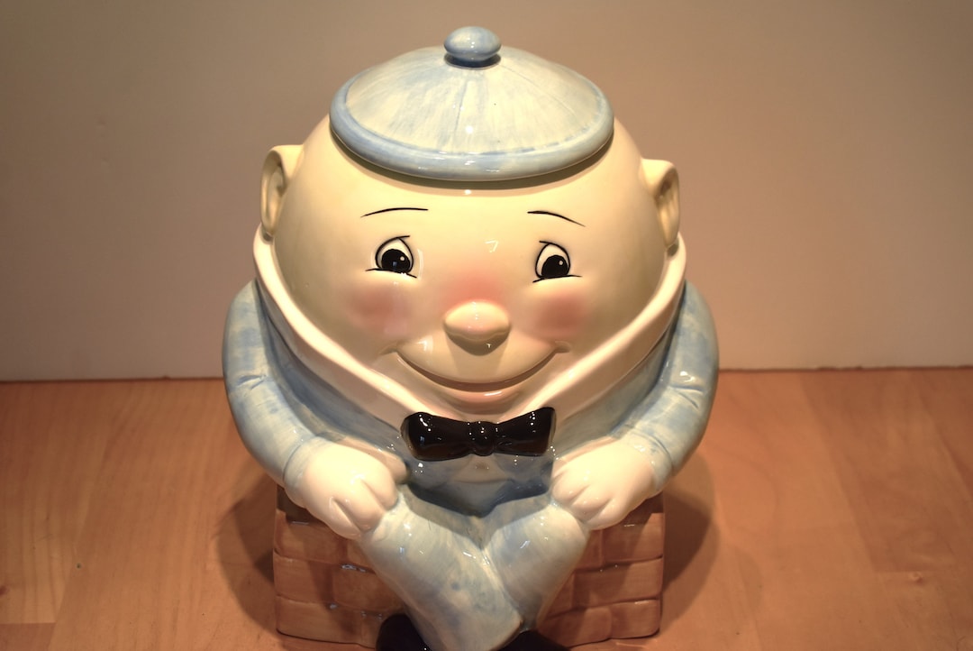 Vintage Humpty Dumpty Ceramic Cookie Jar Wearing A Blue Suit Sitting On