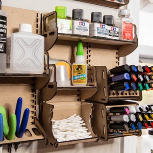 UC Wall Hobby Modular Backboard for Scale Modeling Storage | Gunpla ...