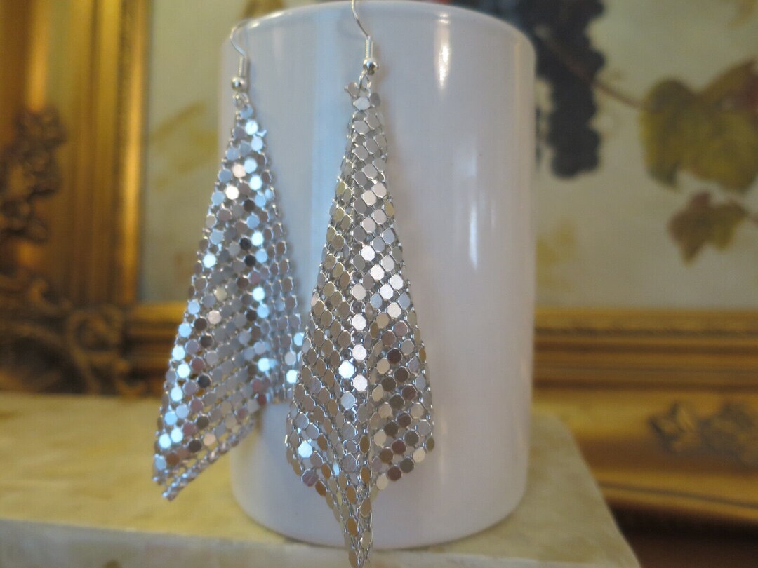 Stunning Pair of Silver Metallic Metal Glo Mesh Dropper Earrings 10cm ...