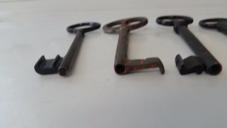Lot of 4 Antique Very Large Jail Door Type Skeleton Keys 5" - 2 Barrel ...