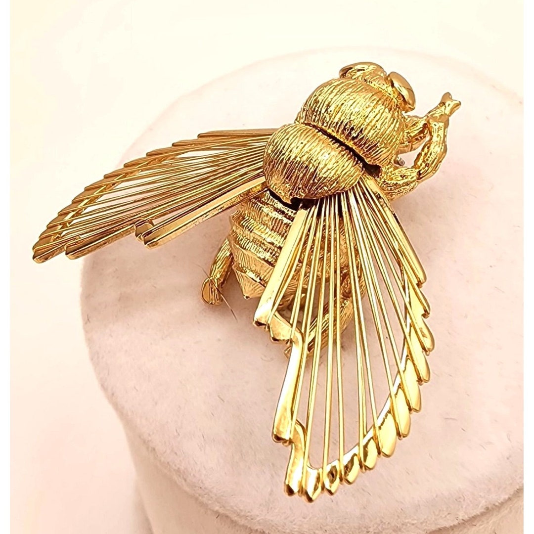 Vintage Monet Gold Tone Insect Brooch Pin Moveable Wings MCM Bumble Bee ...