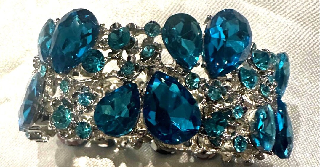 Ew Stunning Stretch Aqua Sea Blue Tear Drop Crystal 1 1/2'' Wide Width ...