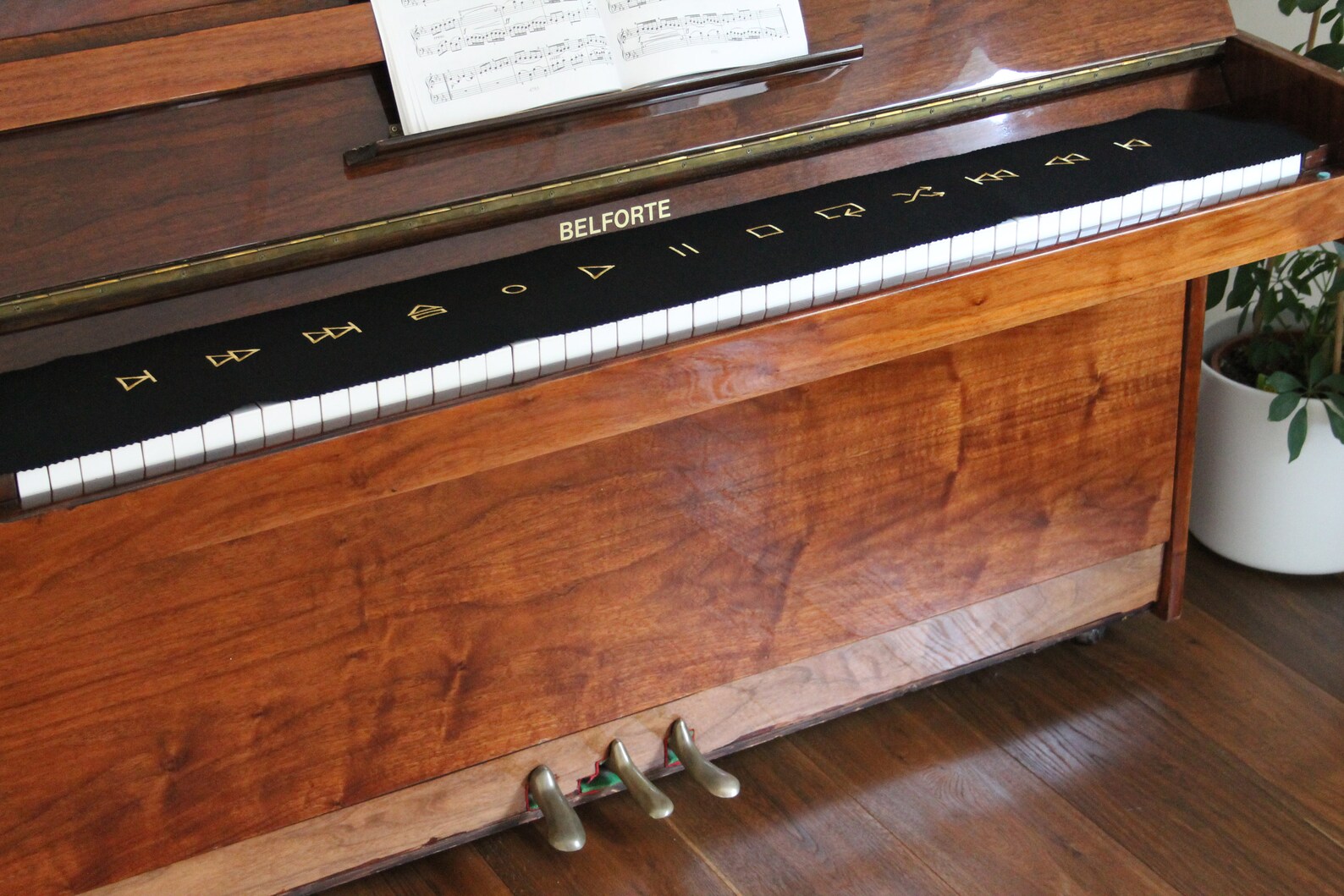 Piano Runner With Retro Media Icons – Play, Pause, Stop – Embroidered ...