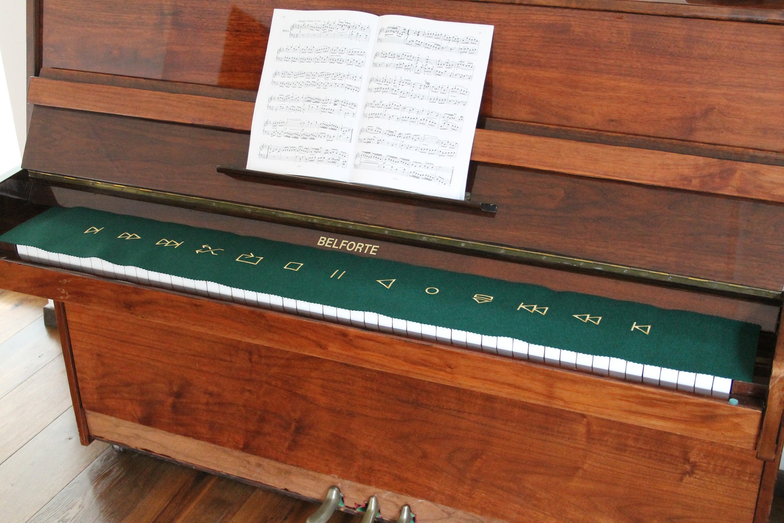 Piano Runner With Retro Media Icons – Play, Pause, Stop – Embroidered ...