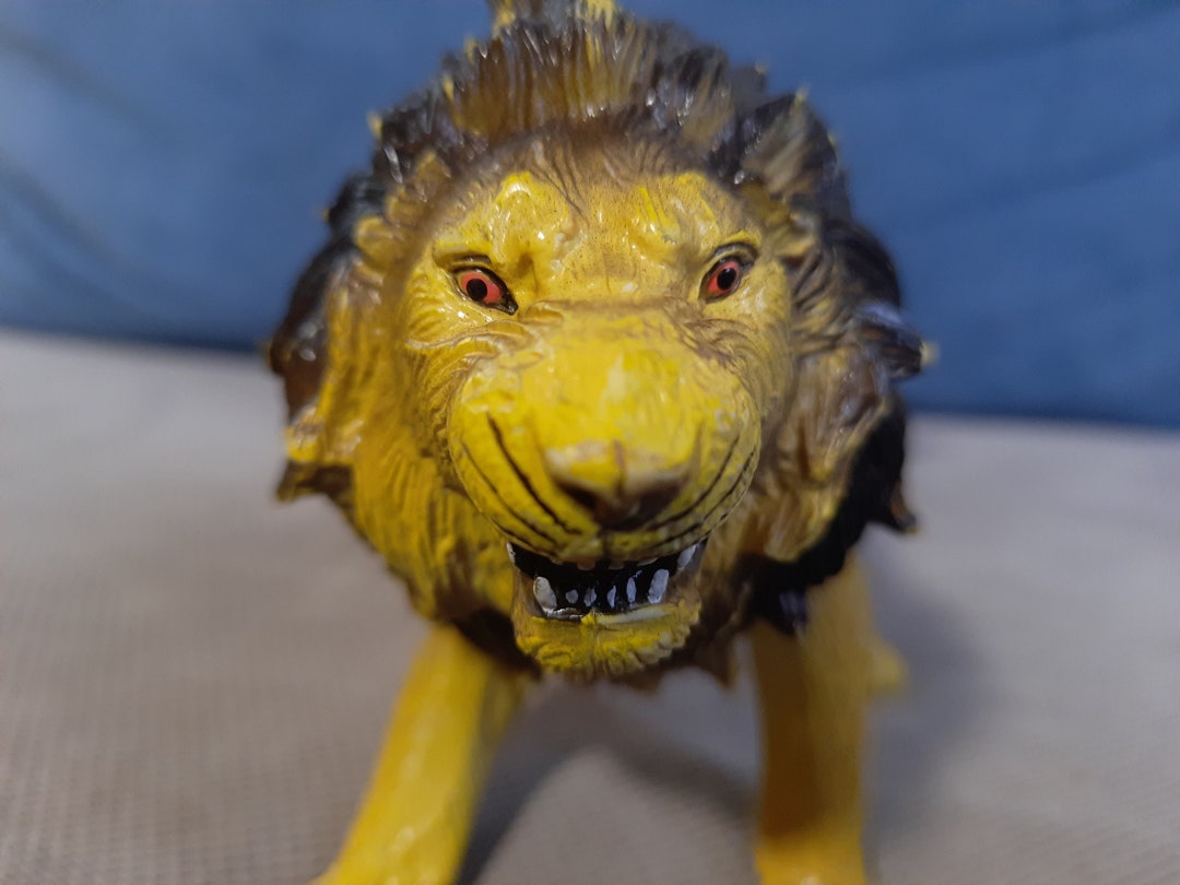 Lion Hard Plastic Lion Vintage Lion Made in China Hard Plastic Toy ...