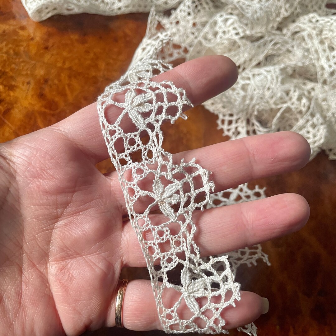 Airy Tudor Style Lace Yardage: Fabulous Profile Lace Replicating ...