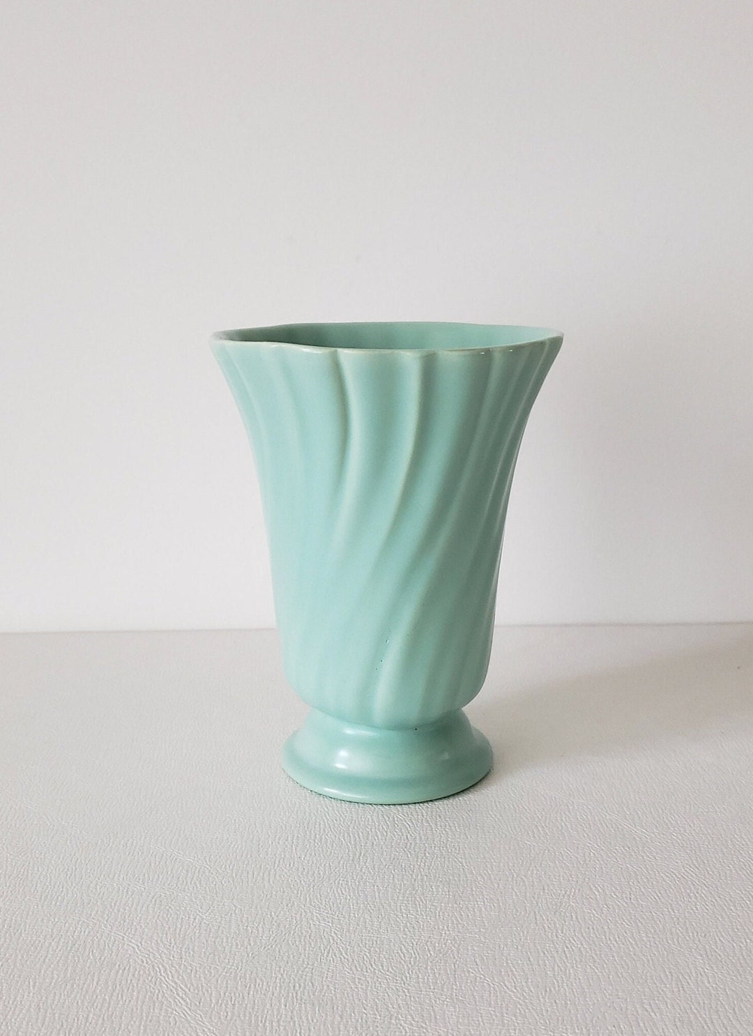 Gladding Mcbean Coronado Artware Line Swirl Vase Aqua Green Satin Matte ...
