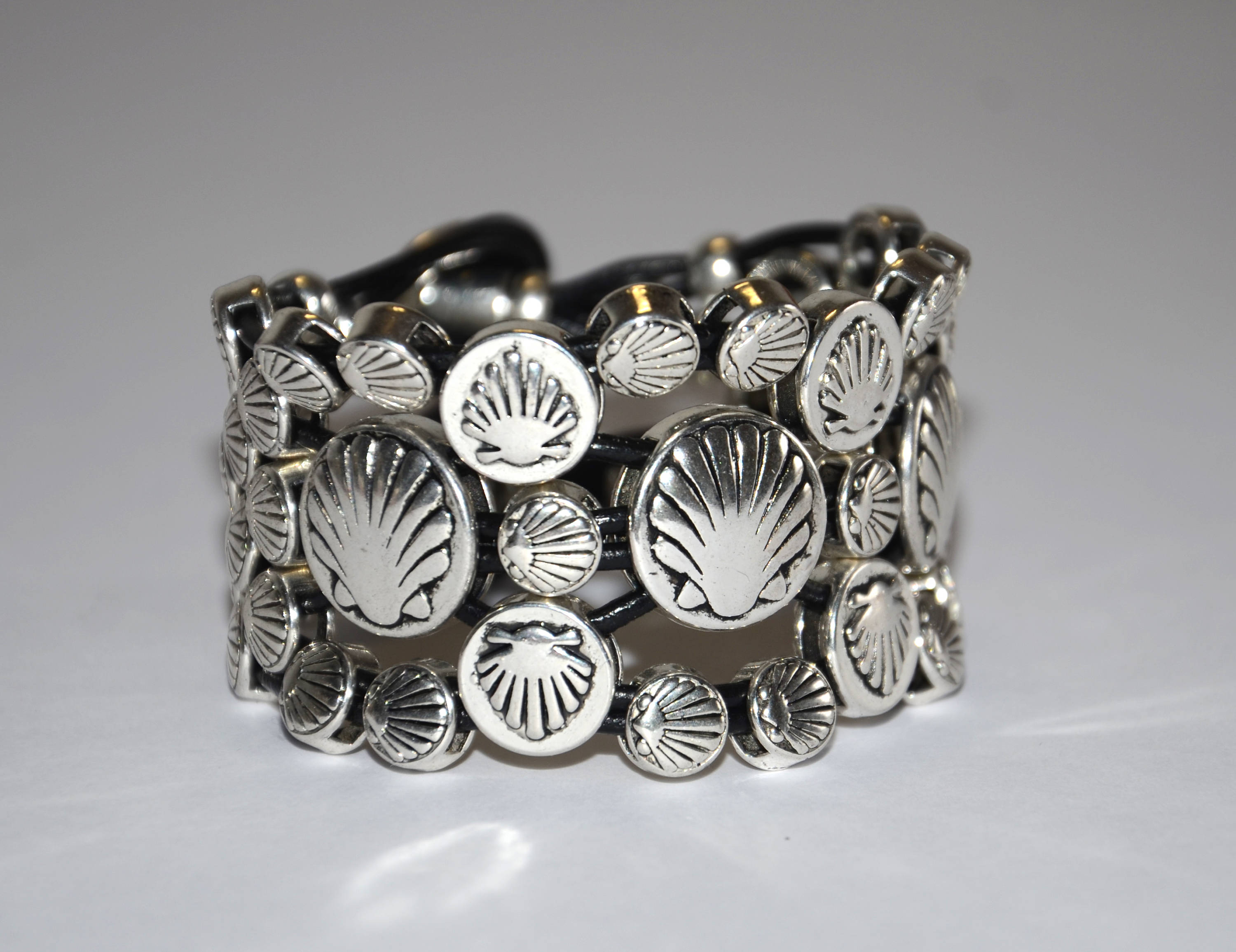 Wide leather bracelet-shell bracelet-conch bracelet-leather | Etsy