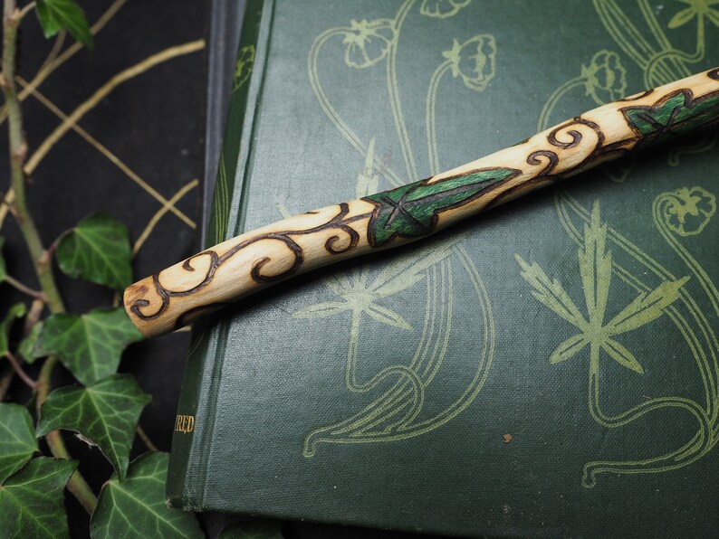 English Ivy Wood Leaf and Spiral Wand Tenacity - Etsy