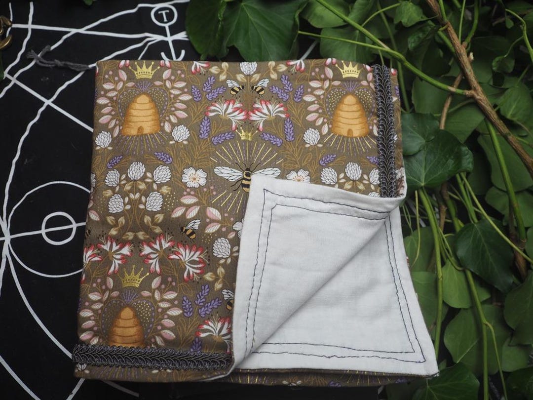 Melissae Bee Priestess Witches Altar or Divination Reading Cloth for ...
