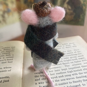 Needle Felted Small Gray Mouse With Acorn Cap and Wool Scarf, Dollhouse ...